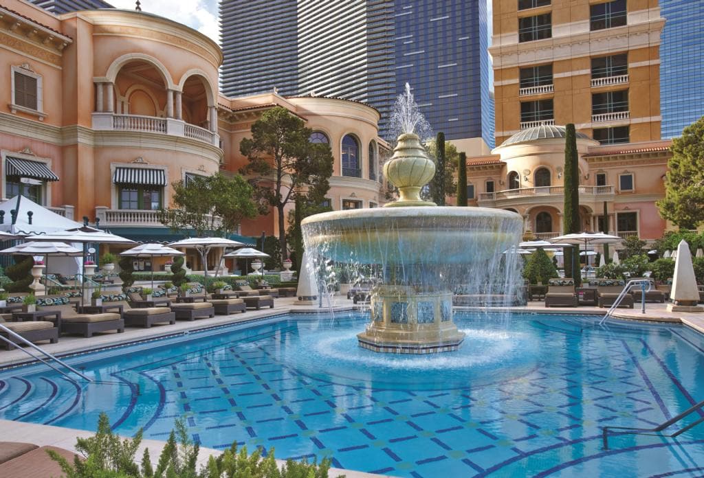 Luxury Swimming Pools: Adding the Perfect Splash to Your Vacation ...